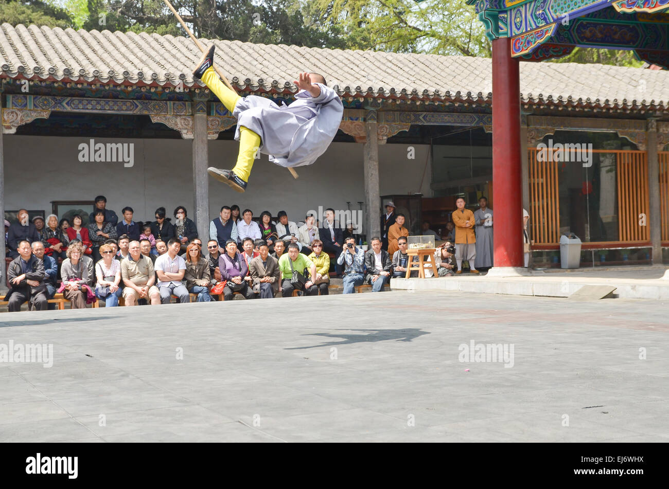 Shaolin monk hi-res stock photography and images - Alamy