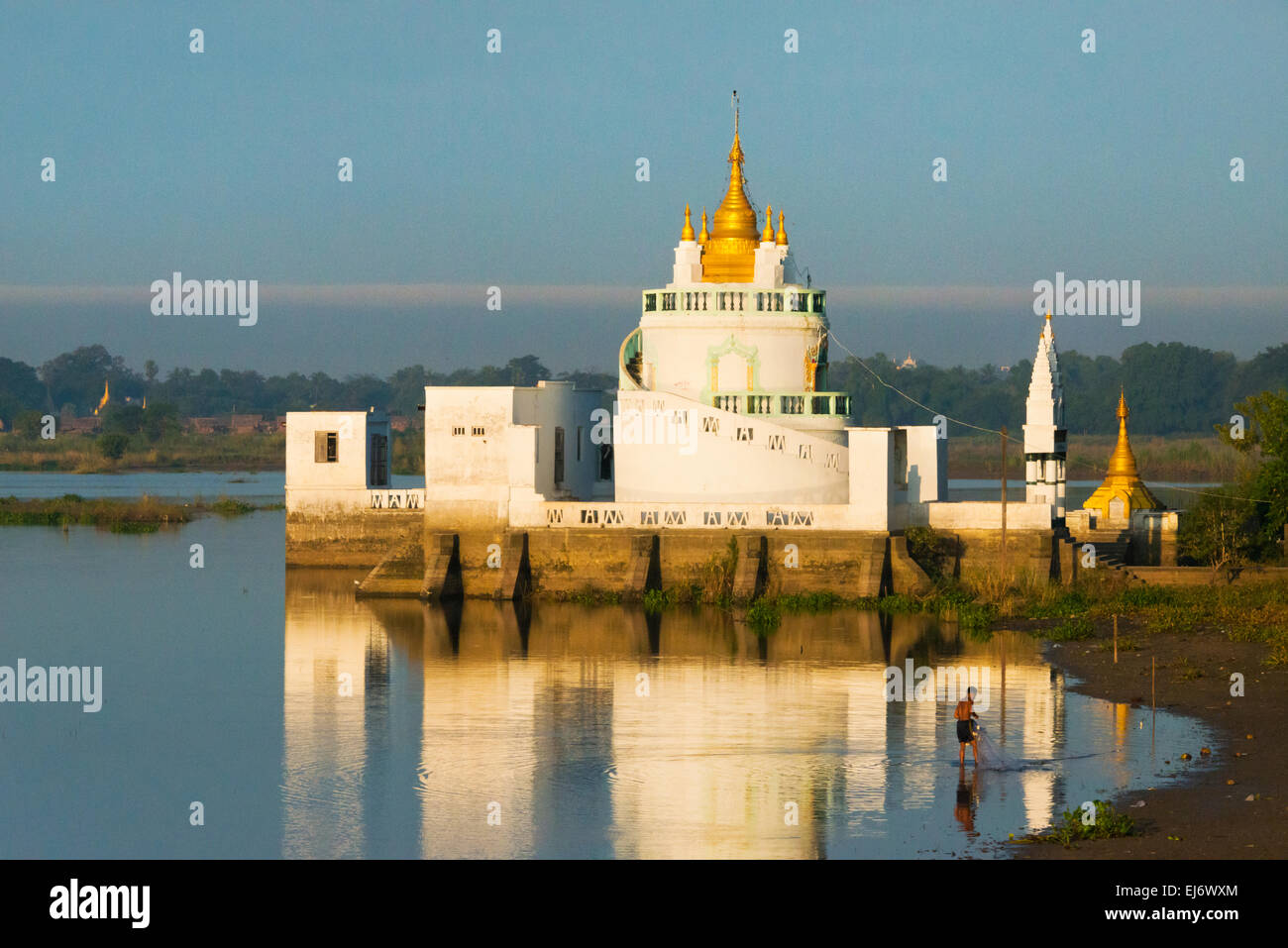 Amarapura mandalay myanmar hi-res stock photography and images - Alamy