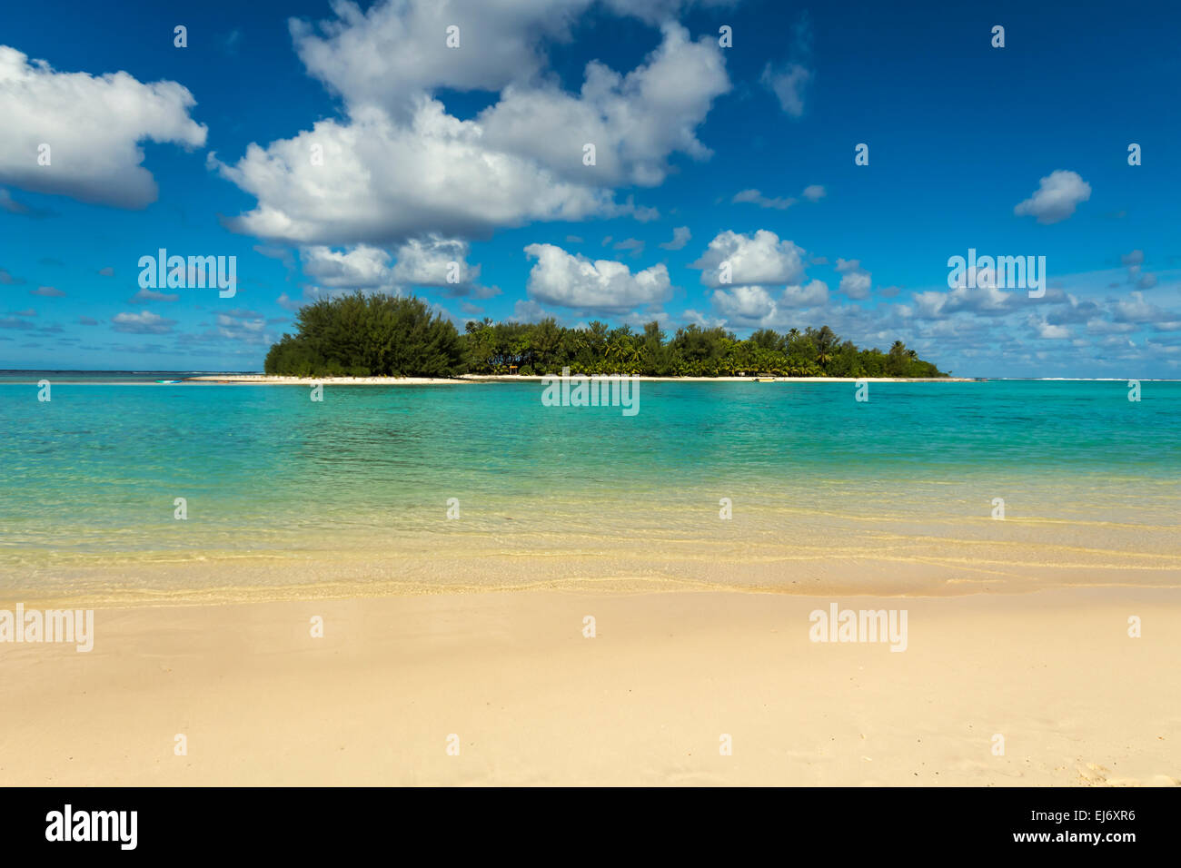 Tropical paradise of Rarotonga, the Cook Islands in the south Pacific ...