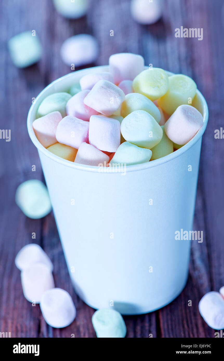 marshmallow in paper cup and on a table Stock Photo - Alamy