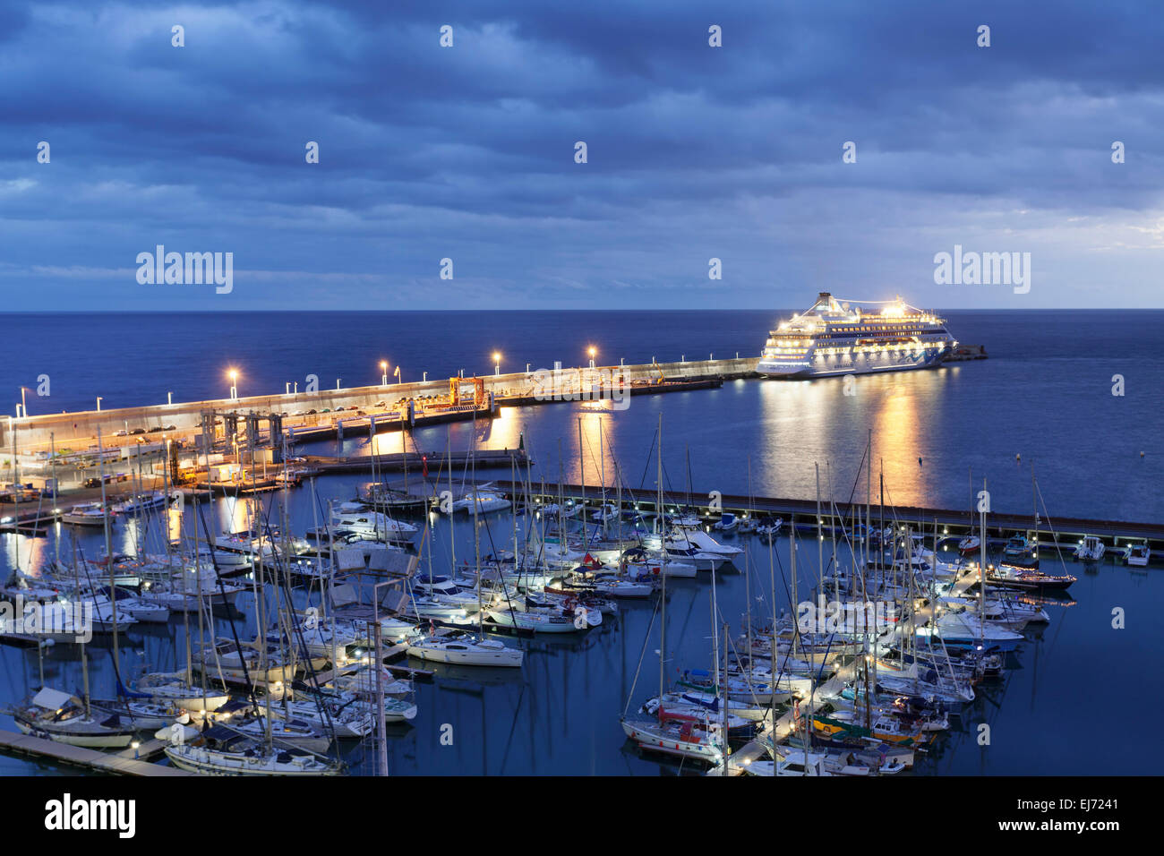 Port with an Aida cruise liner, San Sebastian, La Gomera, Canary ...