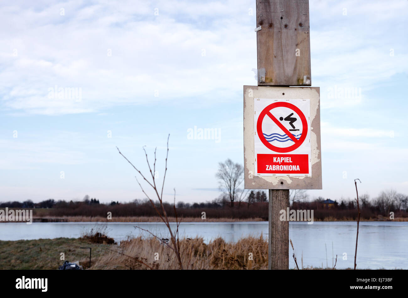 warning sign pond no swimming by local country breeding pond Stock ...