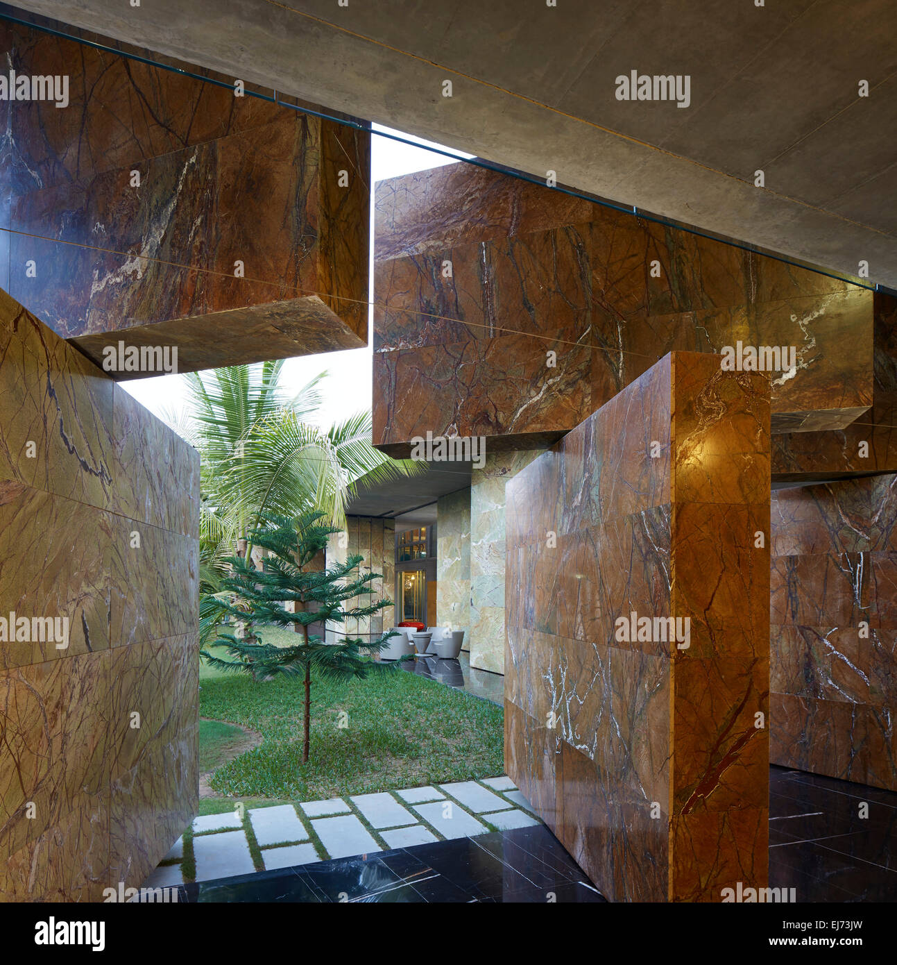 Pivoting open hi-res stock photography and images - Alamy