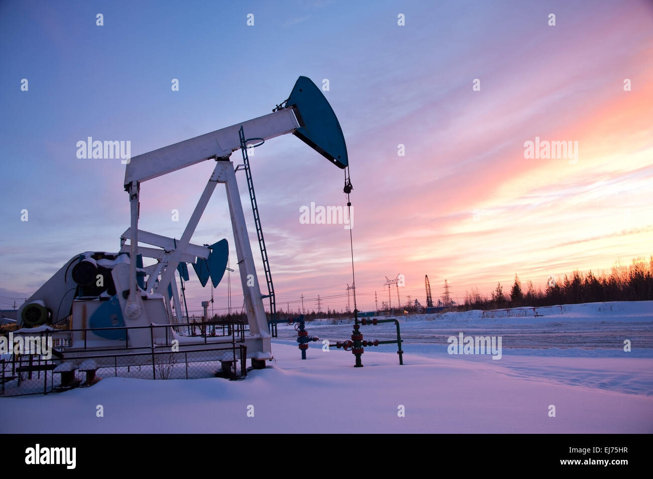 Pump_jack hi-res stock photography and images - Alamy