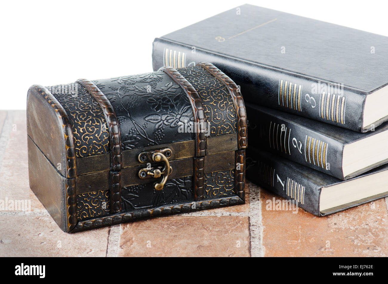 Chest reading hi-res stock photography and images - Alamy