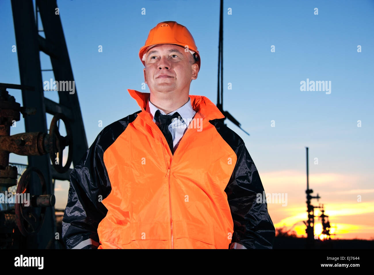 Engineer in the field hi-res stock photography and images - Alamy
