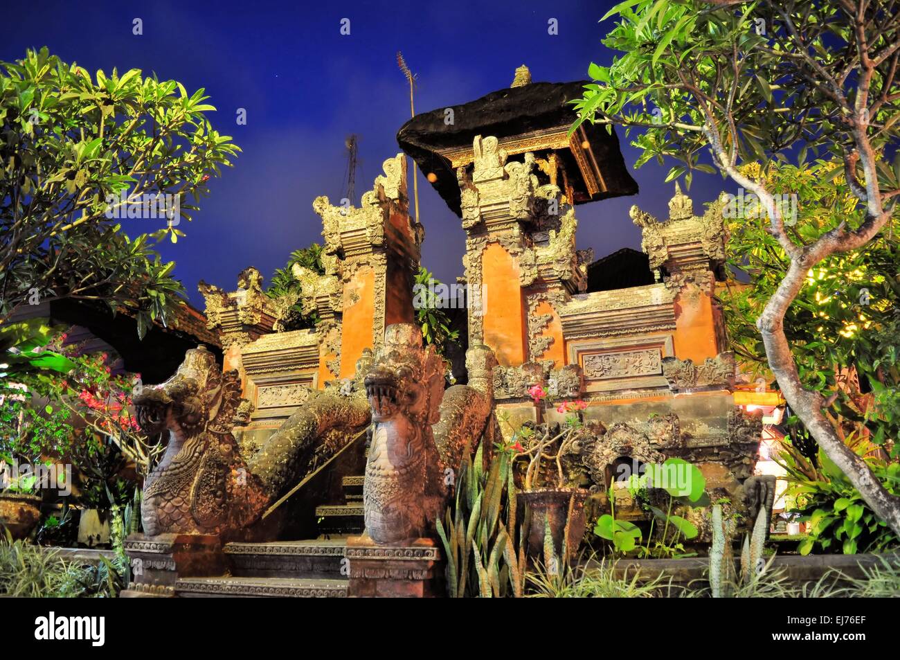 Little Hindu shrine in Ubud, Bali, Indonesia Stock Photo - Alamy