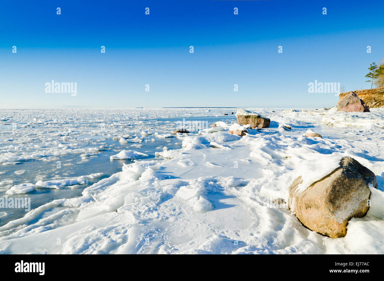 Ice on sea hi-res stock photography and images - Alamy
