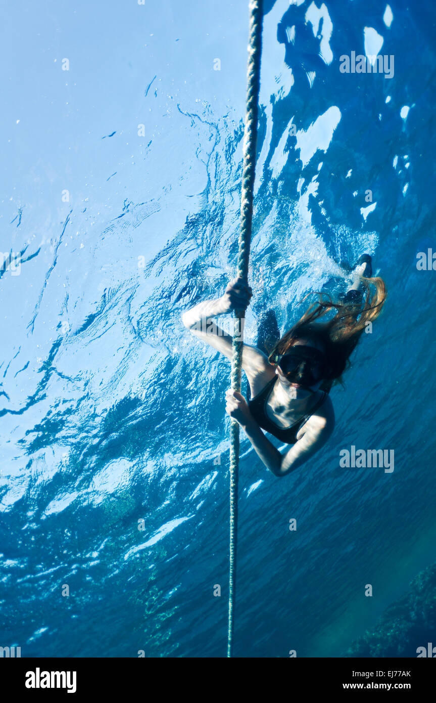 Diving girl underwater hi-res stock photography and images - Alamy