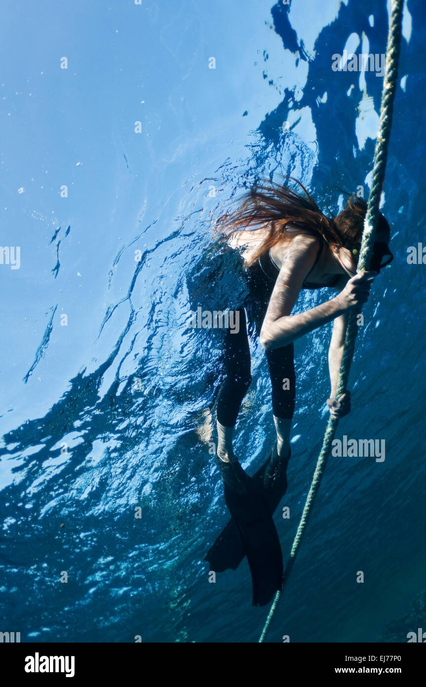 Diving girl underwater hi-res stock photography and images - Alamy