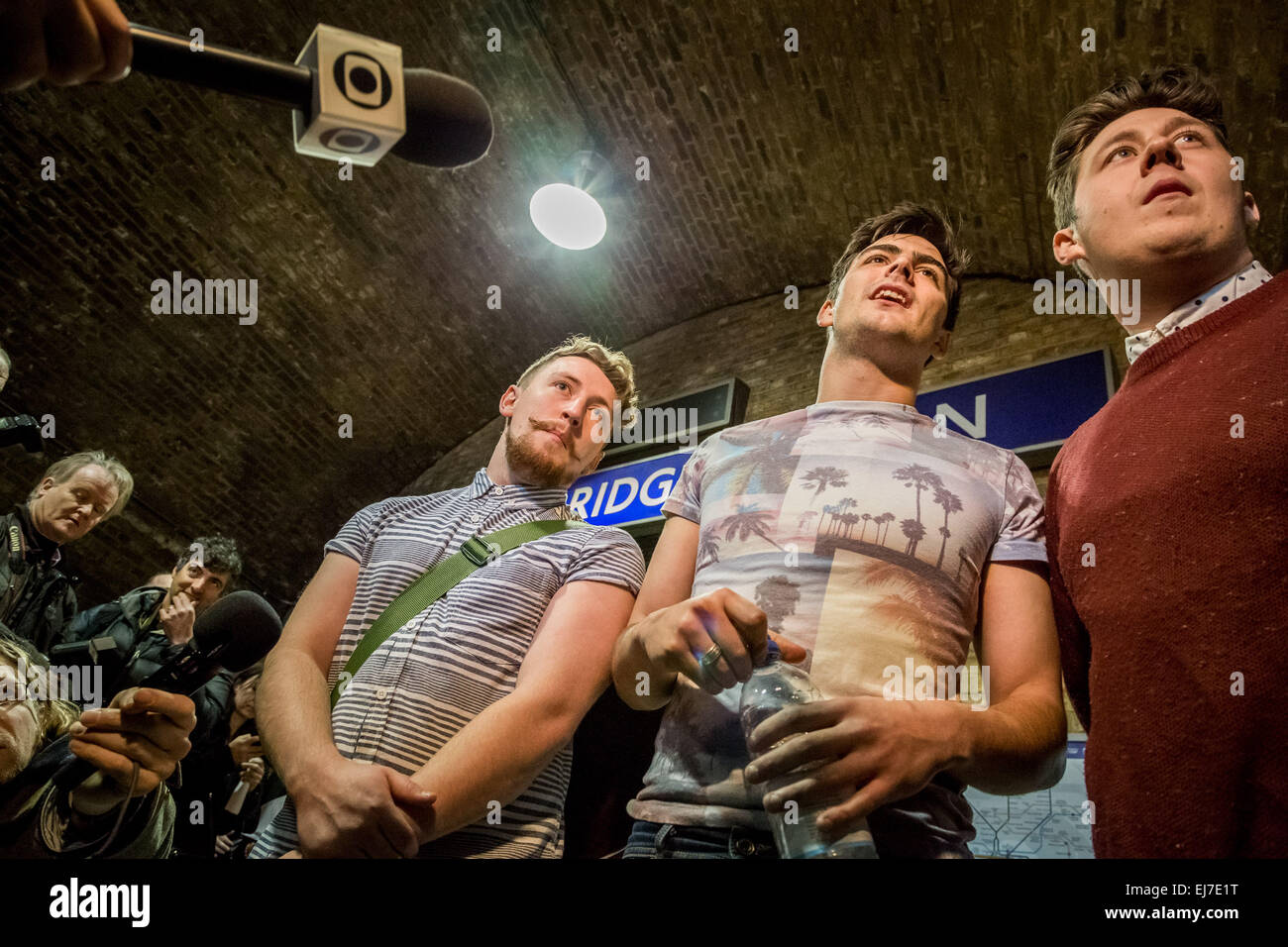 2015 gigs london hi-res stock photography and images - Alamy