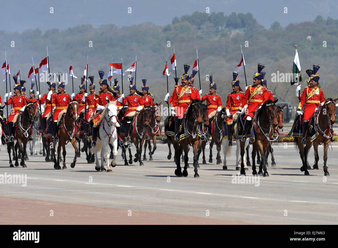 Islamabad, Pakistan. 23rd Mar, 2015. Pakistani troops march during the ...