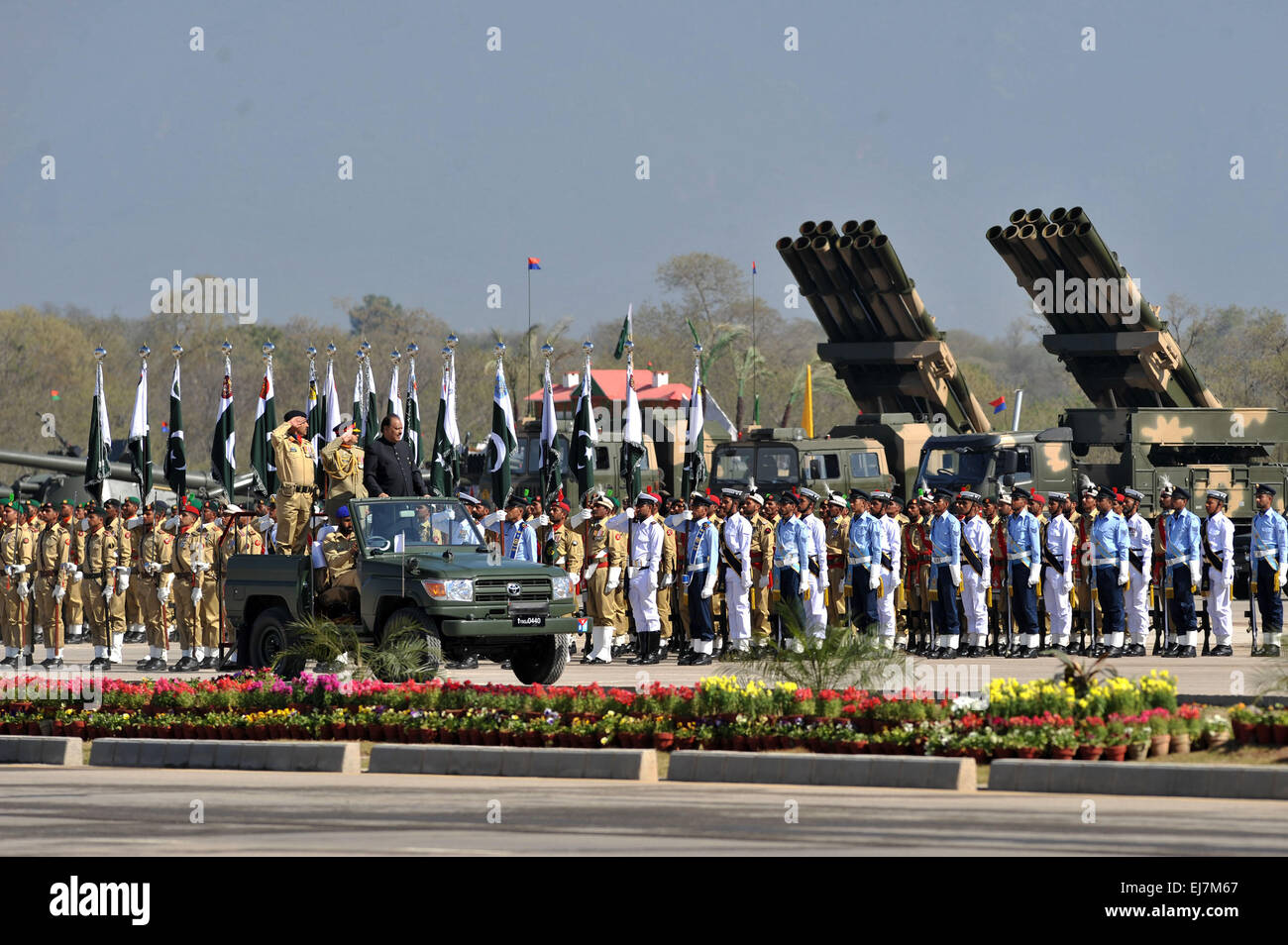 Pakistan day parade hi-res stock photography and images - Alamy