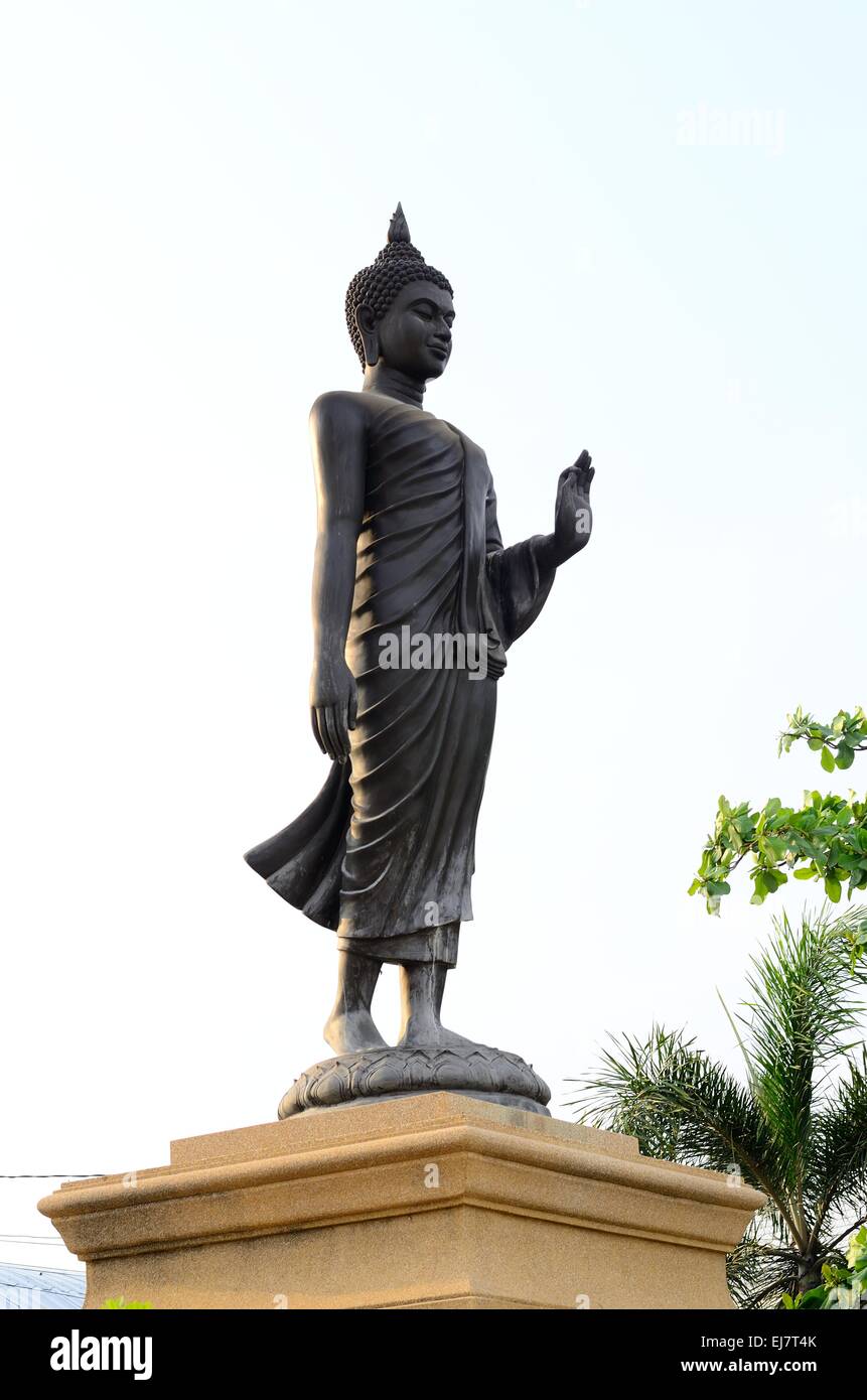 Statue lord buddha in temple hi-res stock photography and images - Alamy