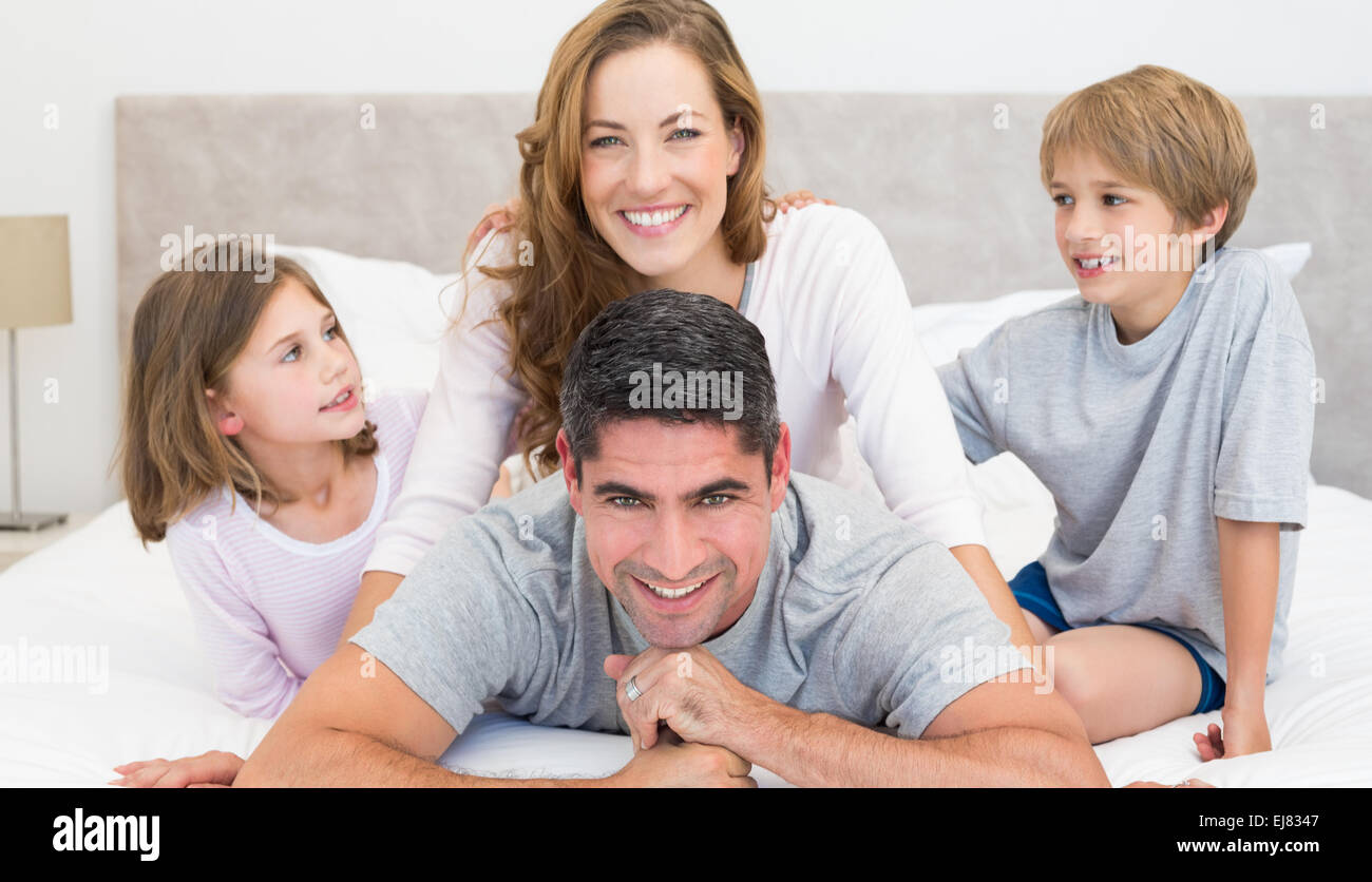 Parents children bed hi-res stock photography and images - Alamy