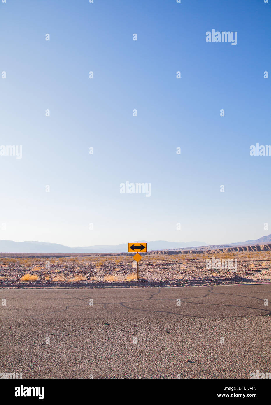 Desert directions hi-res stock photography and images - Alamy