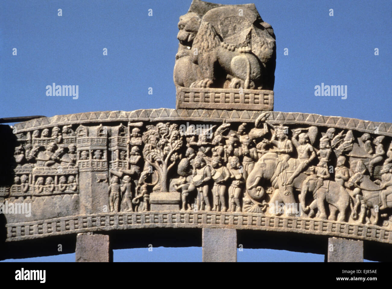 Stupa 1 or Great Stupa : West Torana, Top Architrave back-view. Sanchi ...