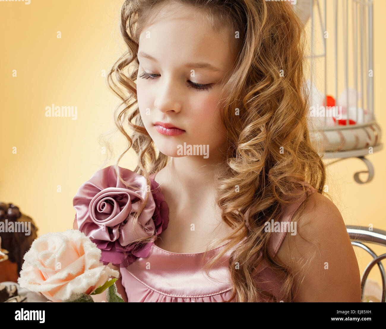 Smartly dressed lady hi-res stock photography and images - Alamy