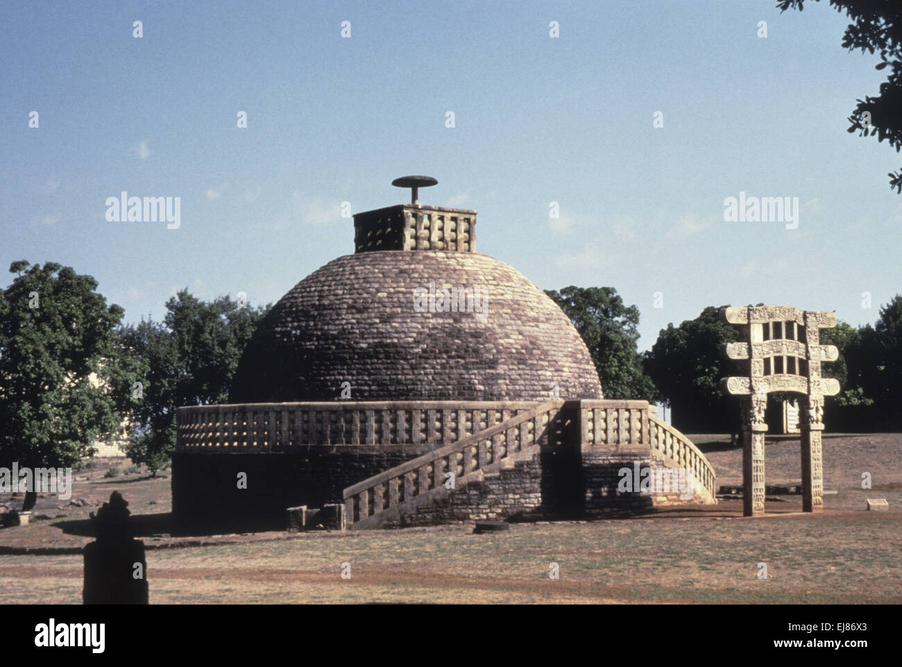 Ashoka pillar sanchi hi-res stock photography and images - Alamy