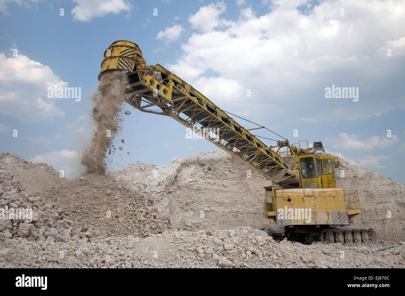 machine produces clay Stock Photo - Alamy