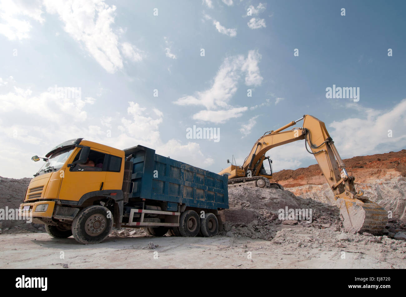 loading a large lorry building material Stock Photo - Alamy