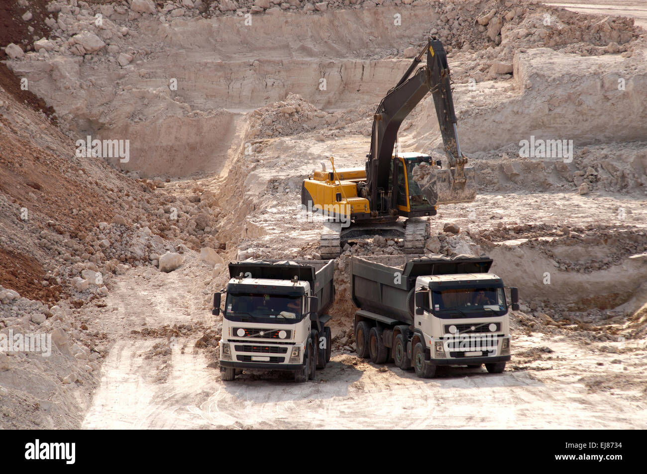 loading a large lorry building material Stock Photo - Alamy