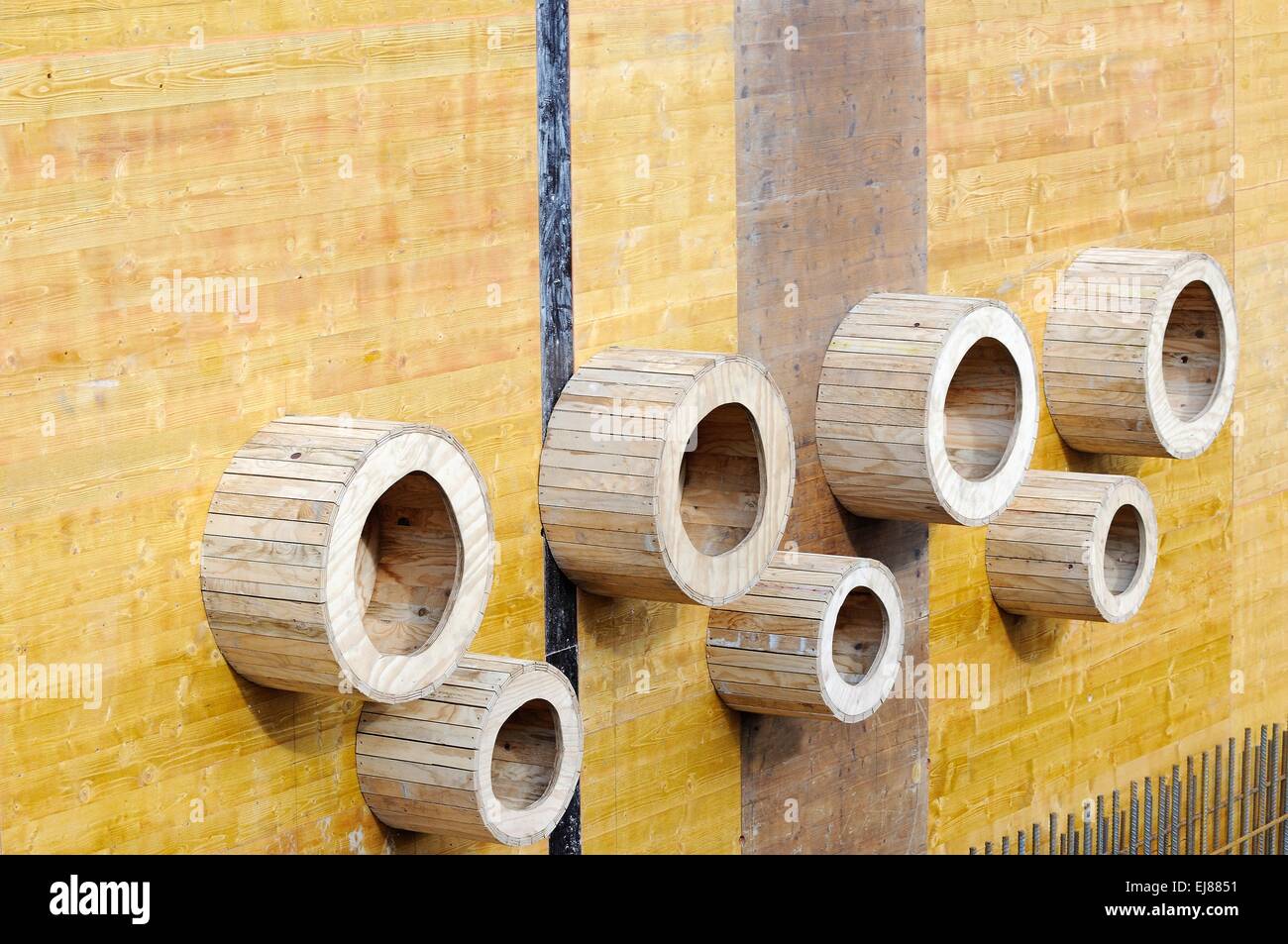 negative form of the construction Stock Photo - Alamy