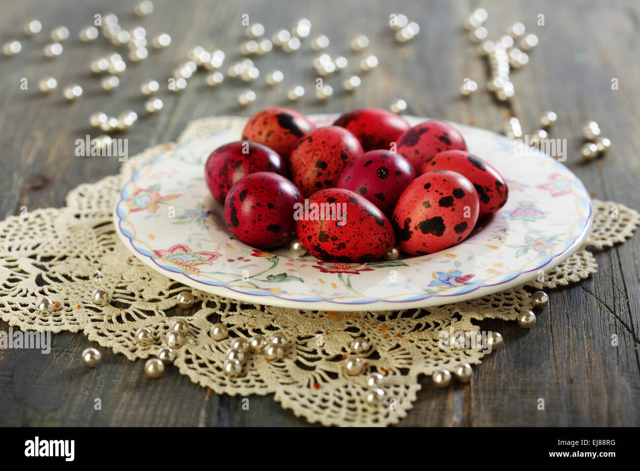 Silver pink easter eggs hi-res stock photography and images - Alamy
