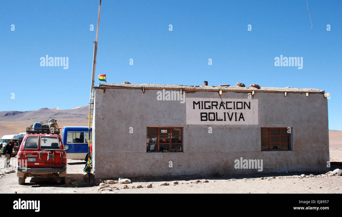 Border station hi-res stock photography and images - Alamy