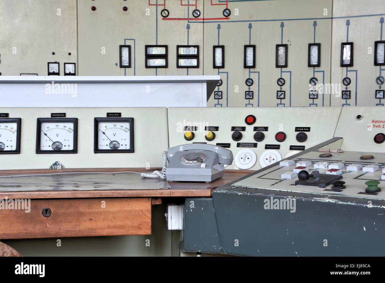 Control center monitor hi-res stock photography and images - Alamy