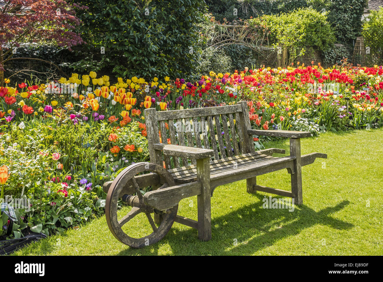Rustic garden seat hi-res stock photography and images - Alamy