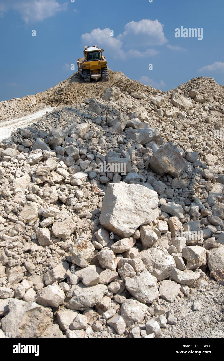 Loading tractor box hi-res stock photography and images - Alamy
