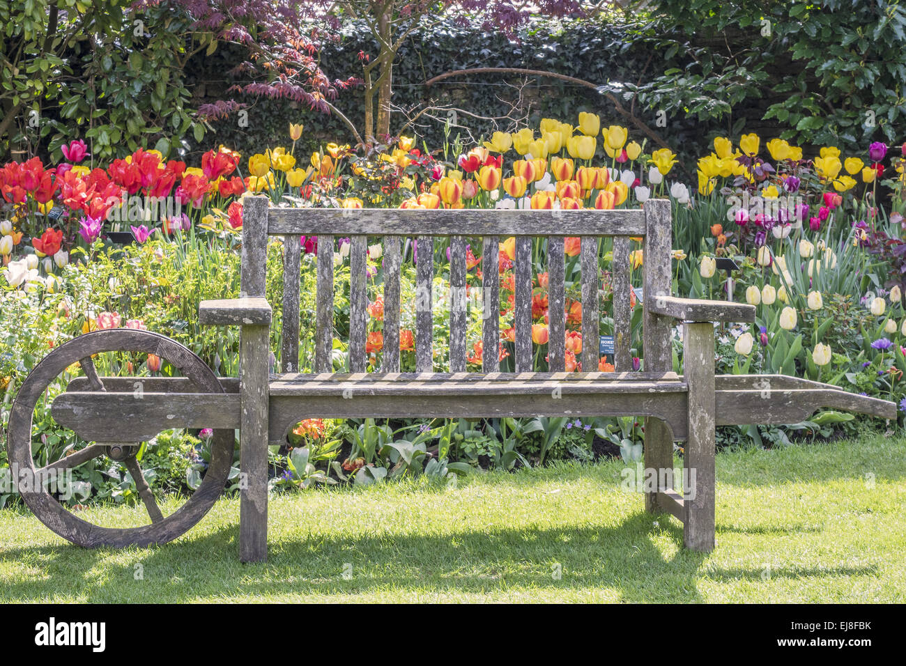 Rustic garden seat hi-res stock photography and images - Alamy
