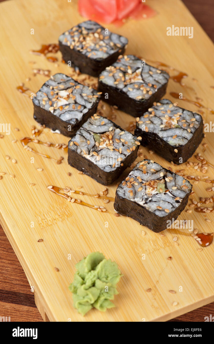sesame sushi rolls Stock Photo - Alamy