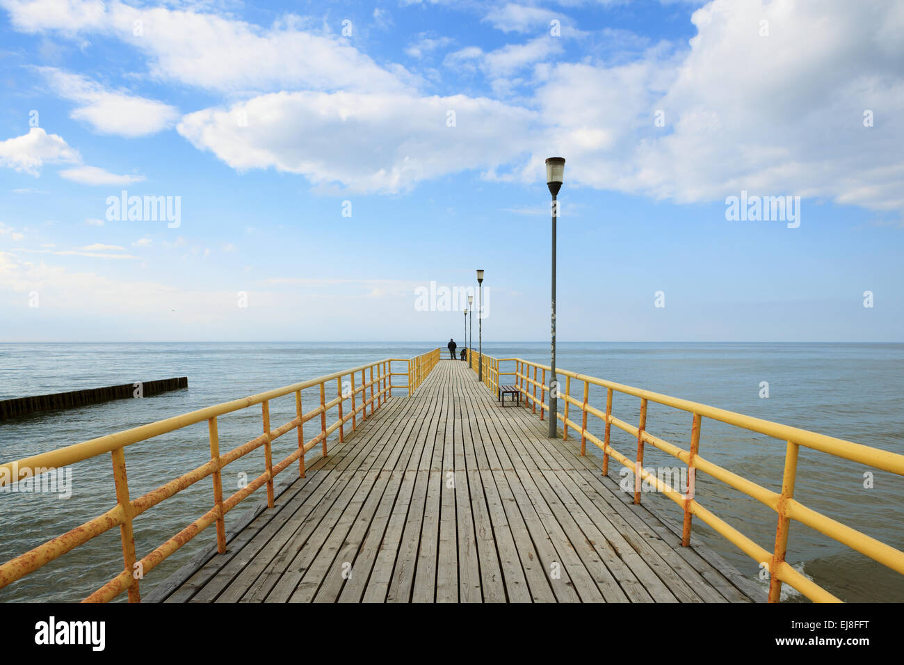 Wooden platform over water hi-res stock photography and images - Alamy