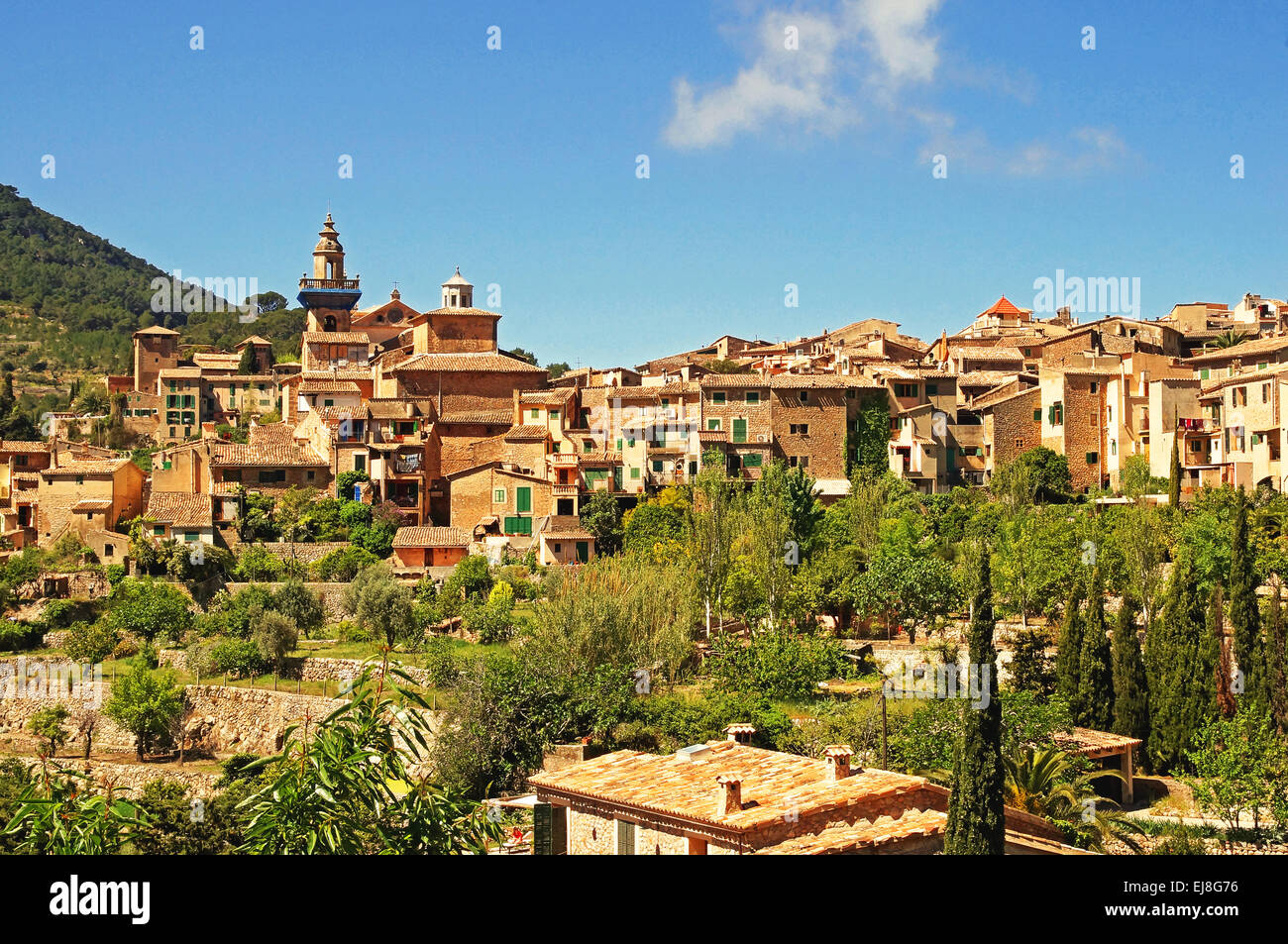 Reise urlaub mallorca valldemossa hi-res stock photography and images ...
