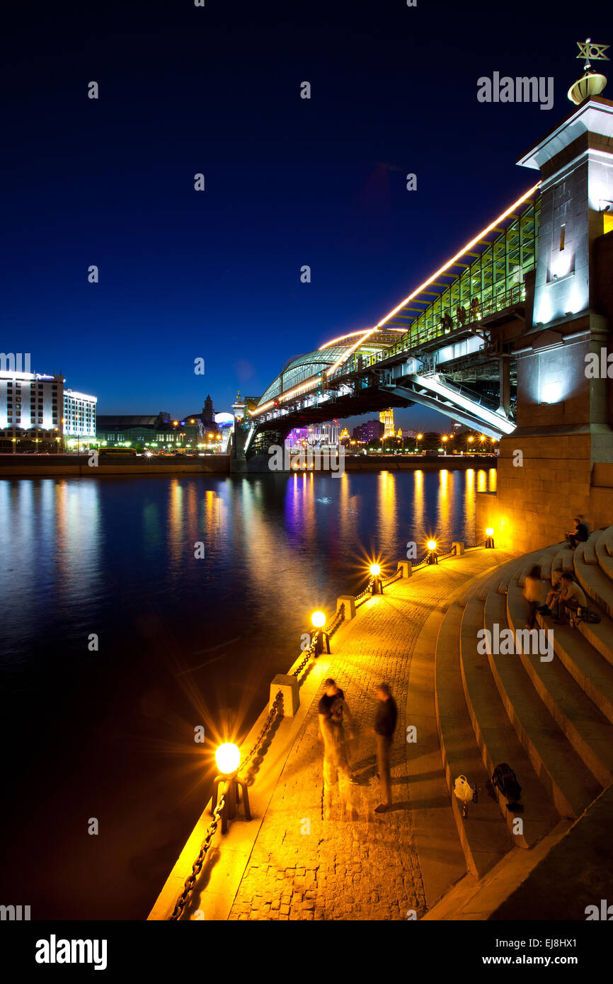 City to landscape bridge hi-res stock photography and images - Alamy