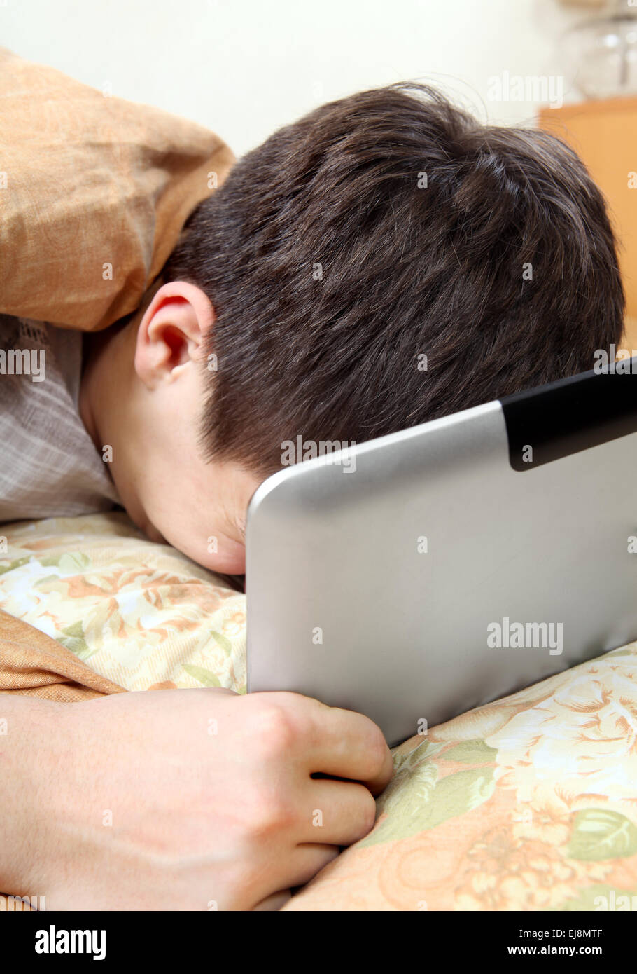 Teen stress computer hi-res stock photography and images - Alamy