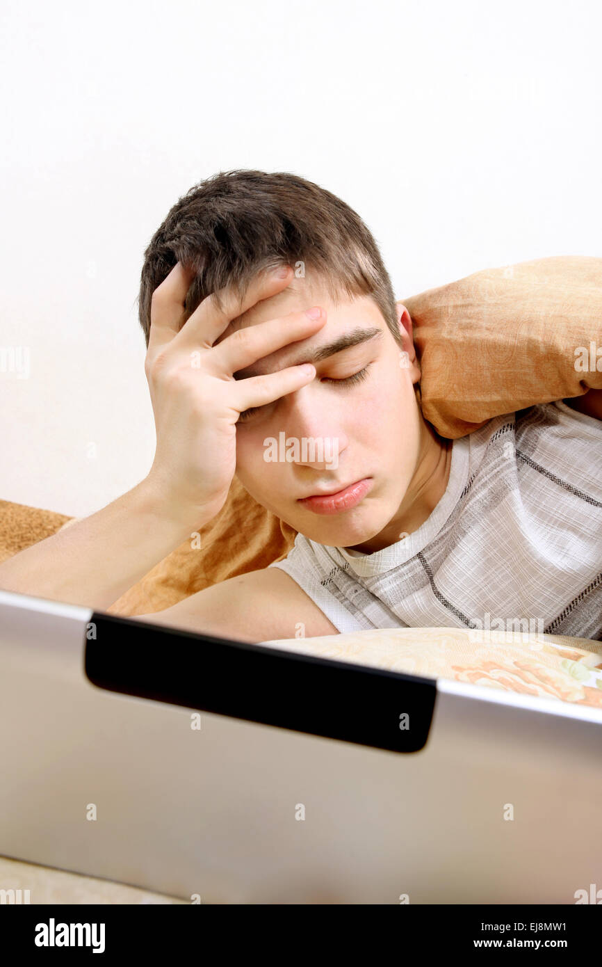 Teen stress computer hi-res stock photography and images - Alamy