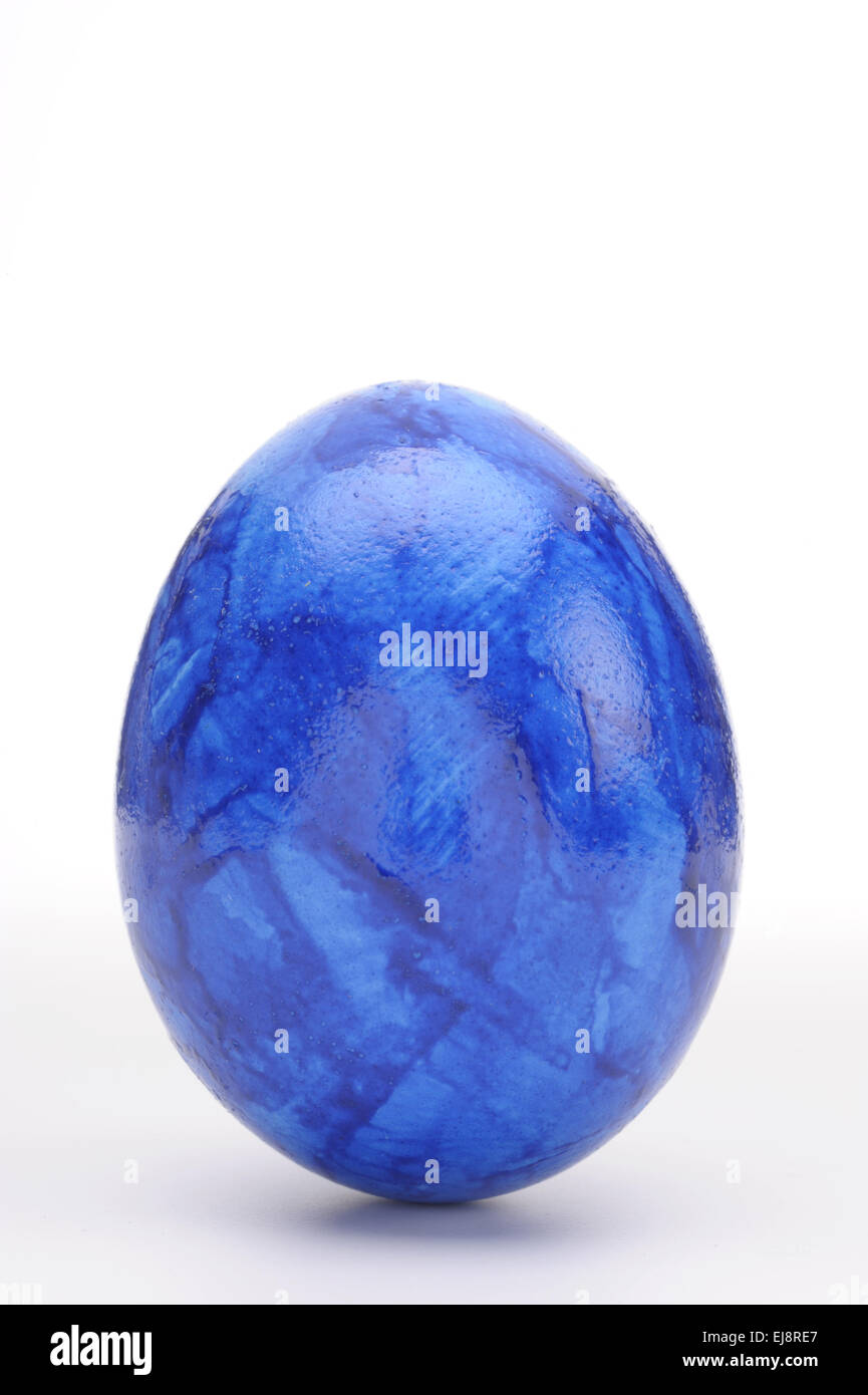 single blue easter egg Stock Photo - Alamy