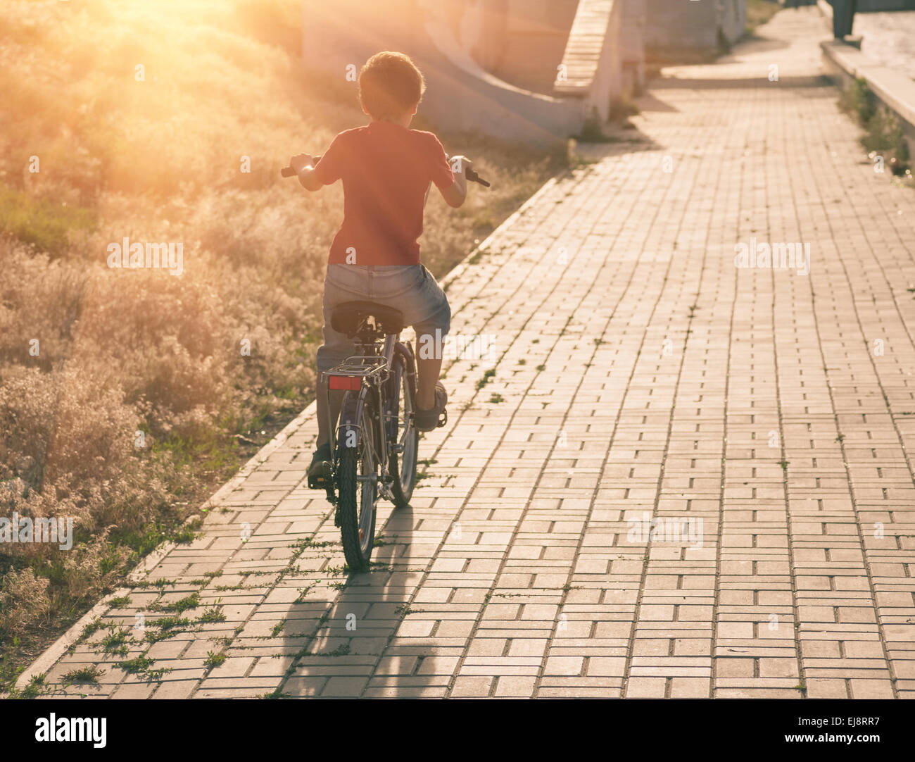 Black city bike hi-res stock photography and images - Alamy