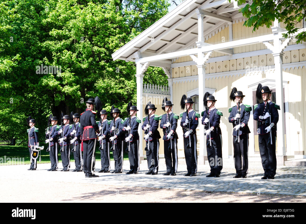 Majesty guard hi-res stock photography and images - Alamy
