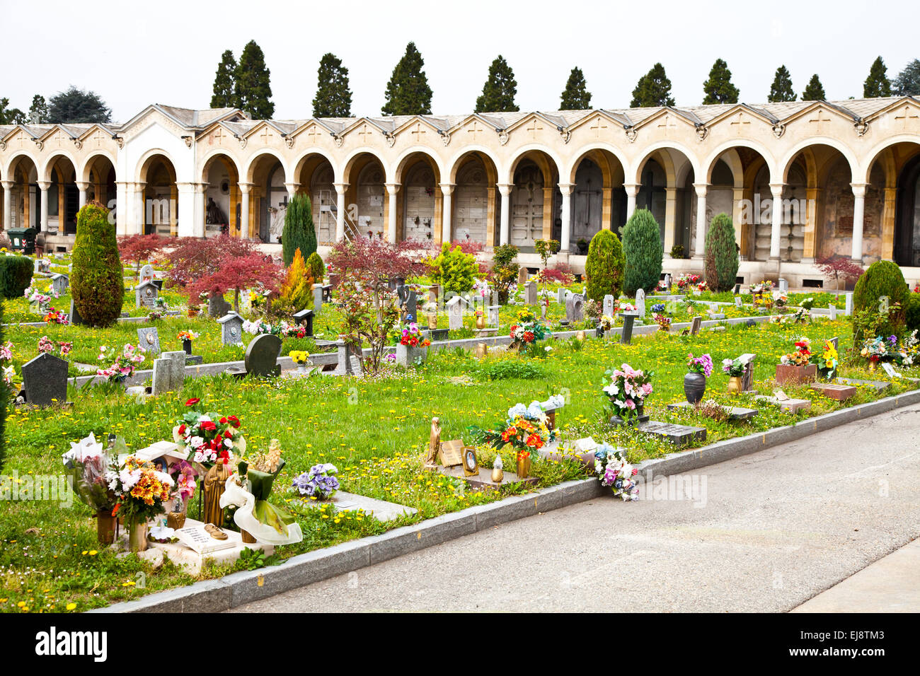 Cemetery architecture hi-res stock photography and images - Alamy