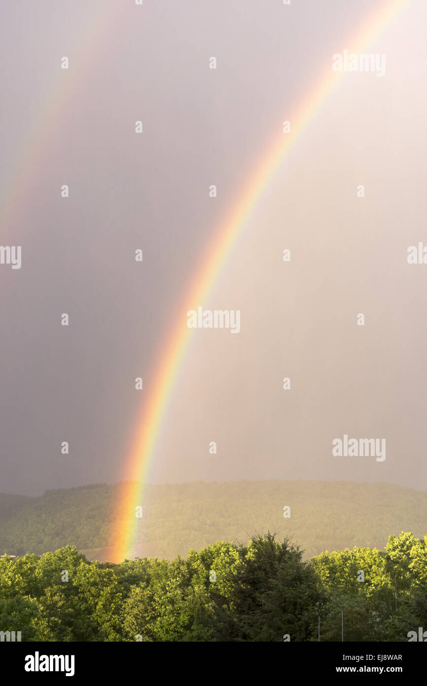 Regenbogen regenbogen bogen hi-res stock photography and images - Alamy