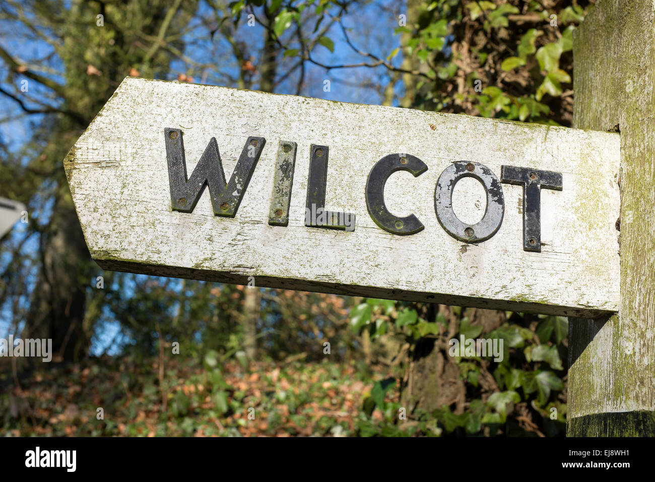 Wiltshire sign hi-res stock photography and images - Alamy