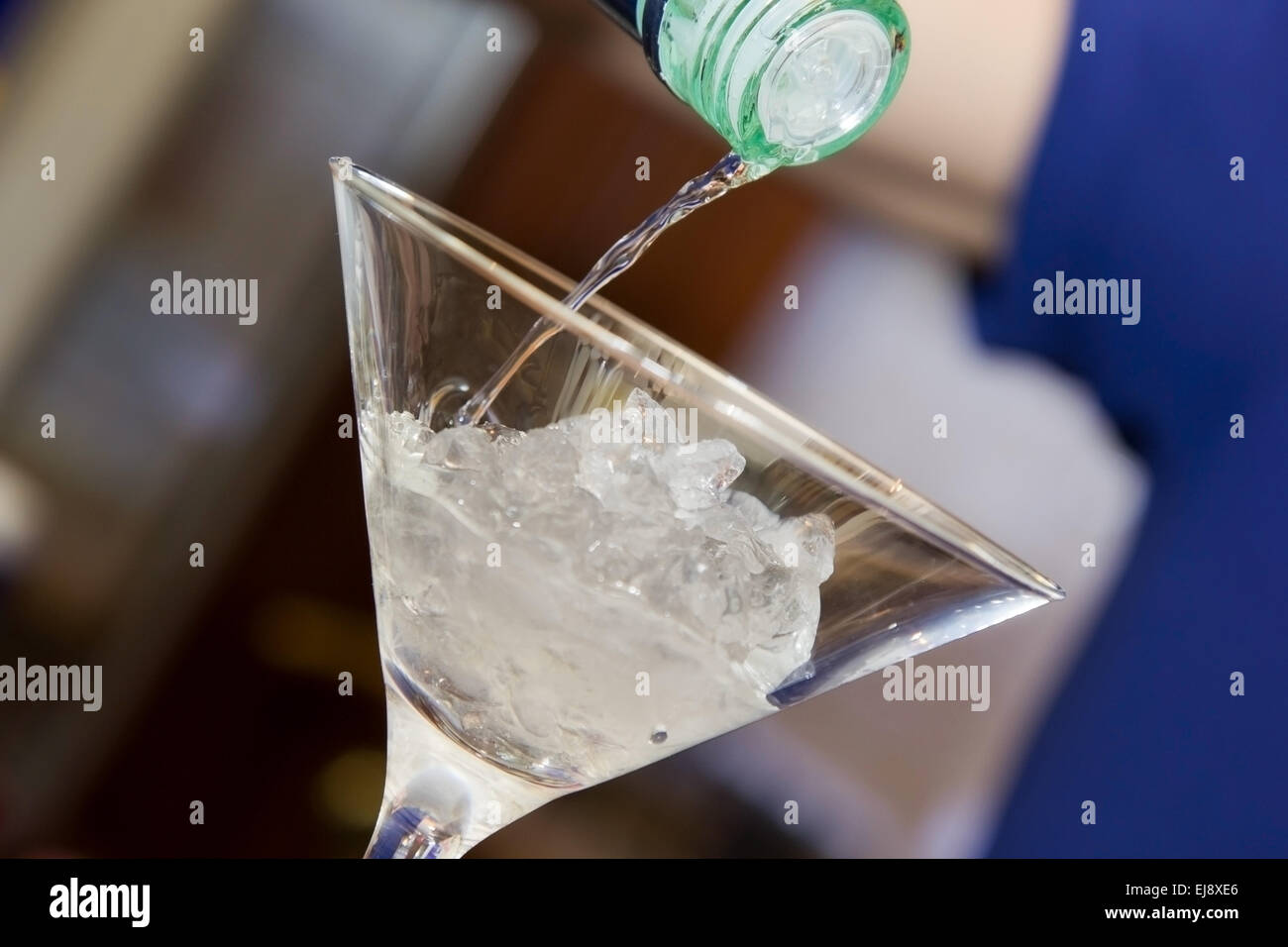 Small cocktail bar hi-res stock photography and images - Alamy