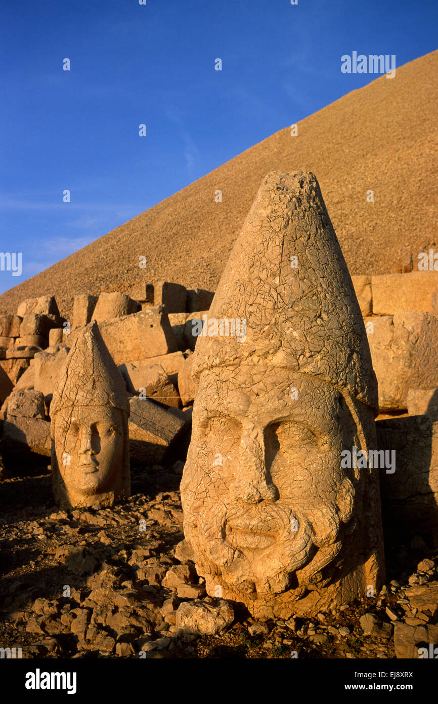 Statues mount nemrut sunset hi-res stock photography and images - Alamy