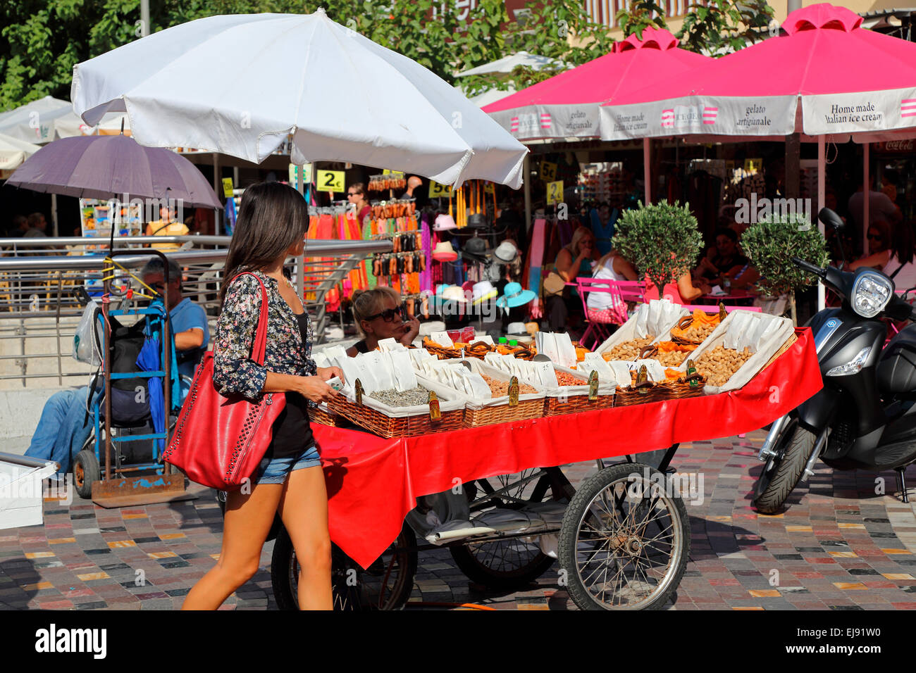 Monastiraki hi-res stock photography and images - Alamy