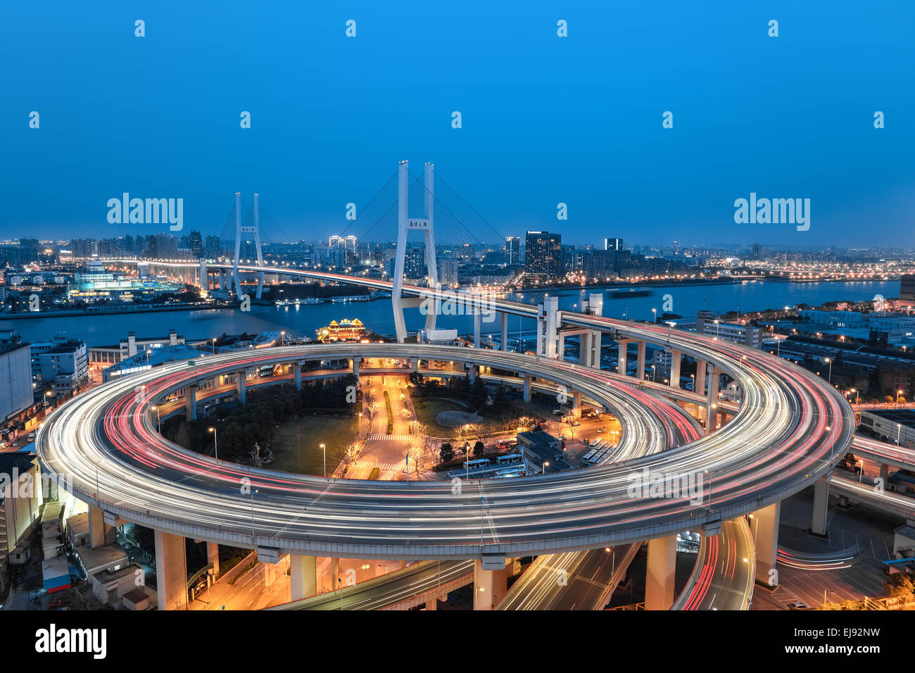 Curve bridge hi-res stock photography and images - Alamy