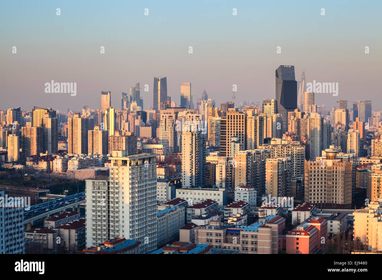 Shanghai population hi-res stock photography and images - Alamy